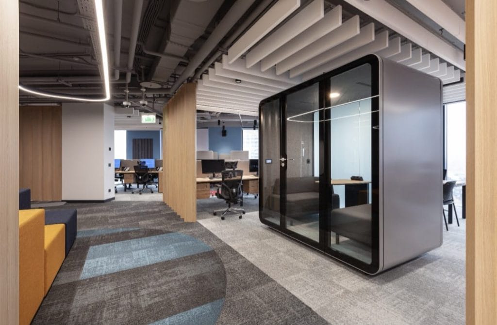 BLOQ: Pardoseala modulară care organizează spațiul, reduce zgomotul și ...